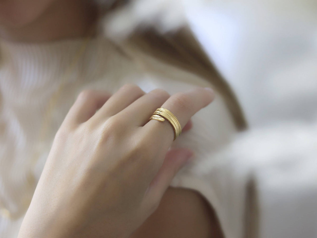 Leaf line ring – OSHKA